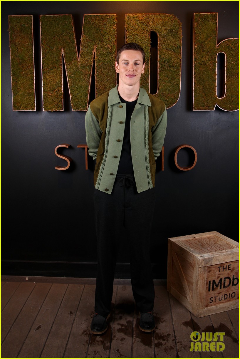 Harris Dickinson Opens Up About Sexuality at 'Beach Rats' Premiere ...