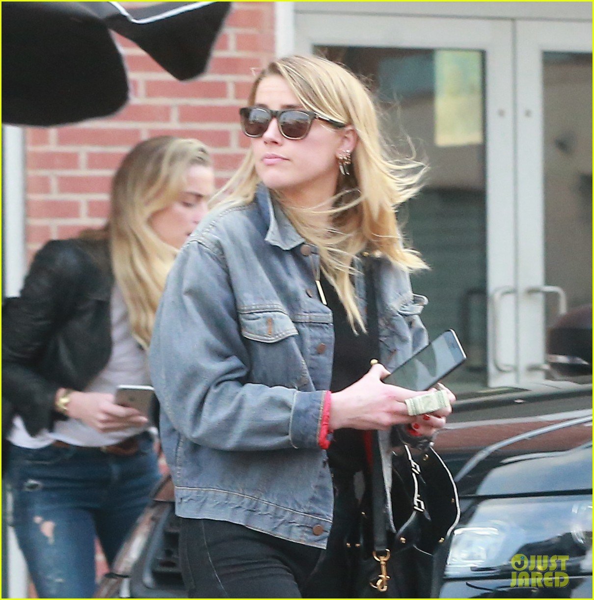 Amber Heard is All Smiles in First Outing Since Finalizing Divorce ...