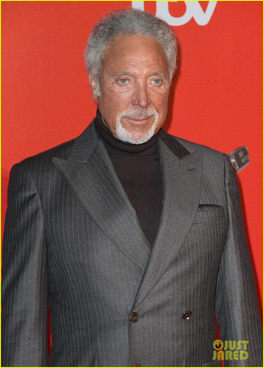 VIDEO: Jennifer Hudson, Tom Jones, Gavin Rossdale, & Will.i.am Perform ...