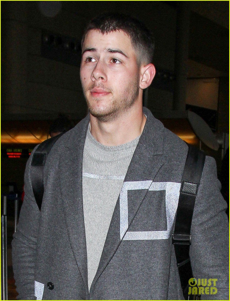 VIDEO: Joe Jonas Strips Down in Steamy Guess Underwear Campaign: Photo ...