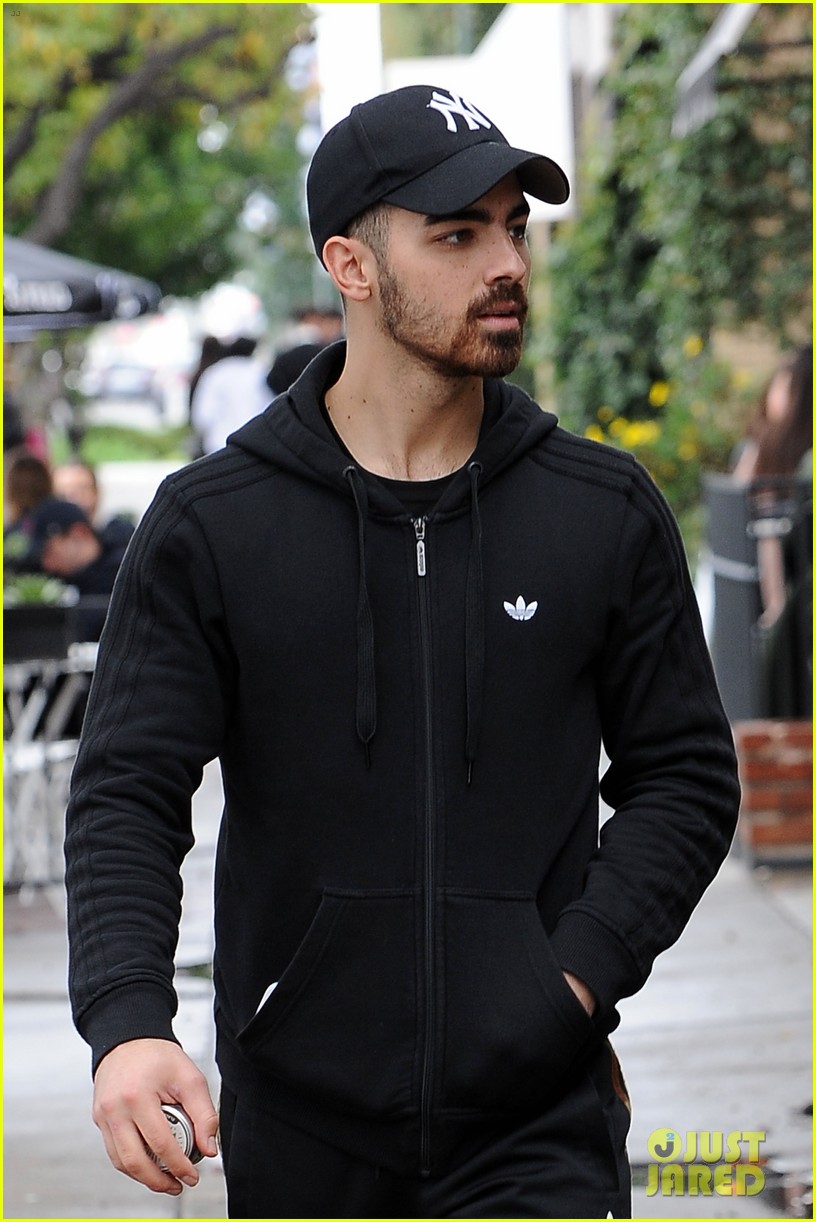 VIDEO: Joe Jonas Strips Down in Steamy Guess Underwear Campaign: Photo ...