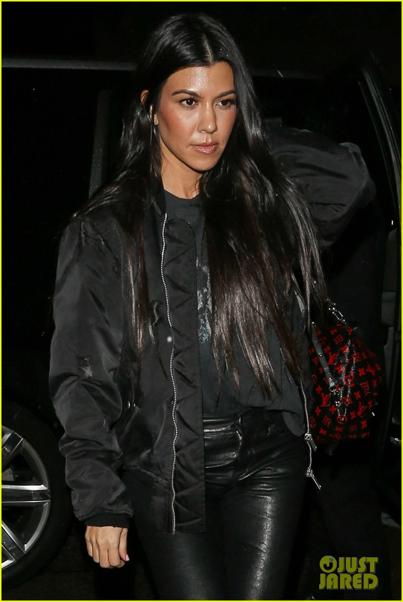 Kourtney Kardashian Dances With On-Again Beau Scott Disick: Photo ...