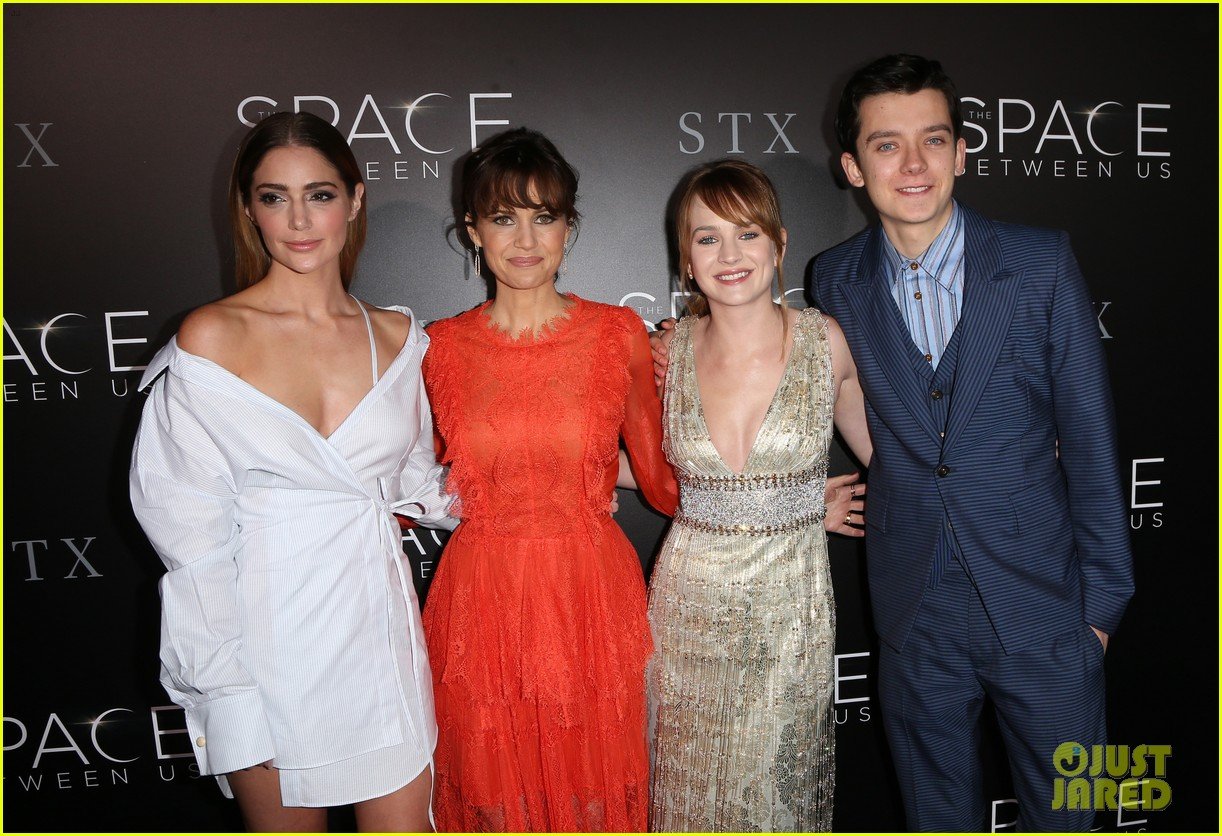 Gavin Rossdale & Malin Akerman Support 'The Space Between Us' Cast At ...