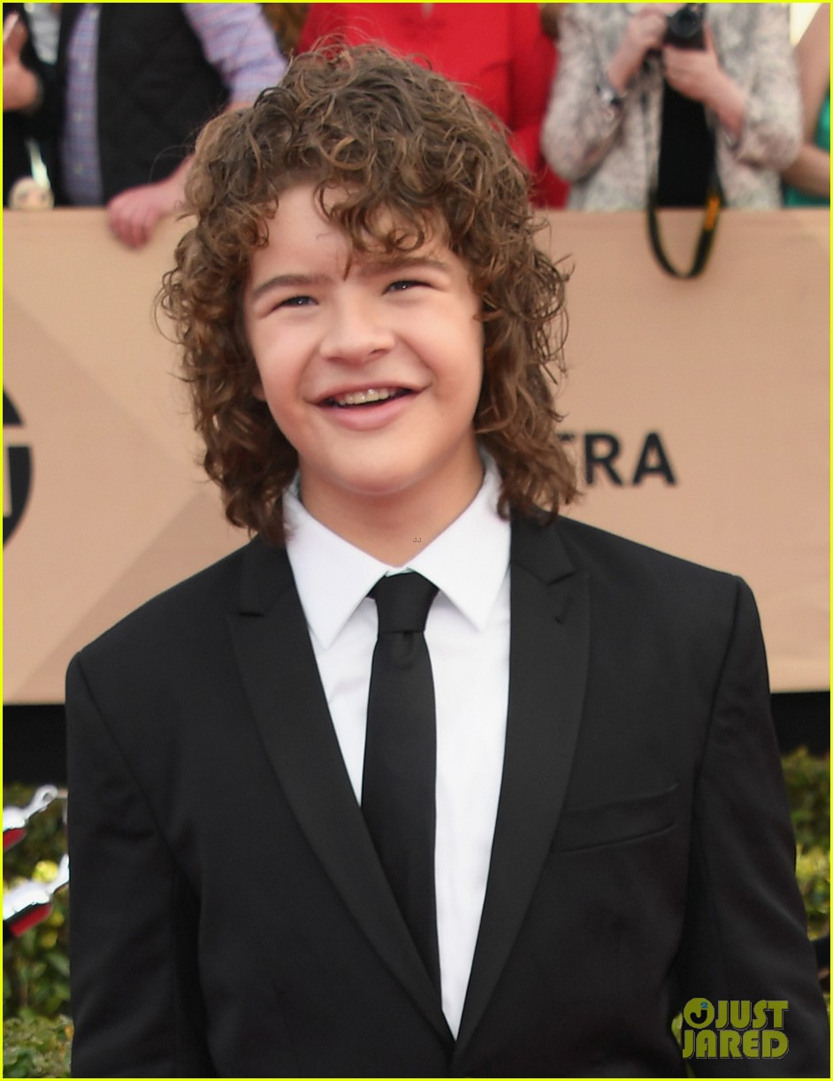 'Stranger Things' Cast Hits the Red Carpet at SAG Awards!: Photo ...