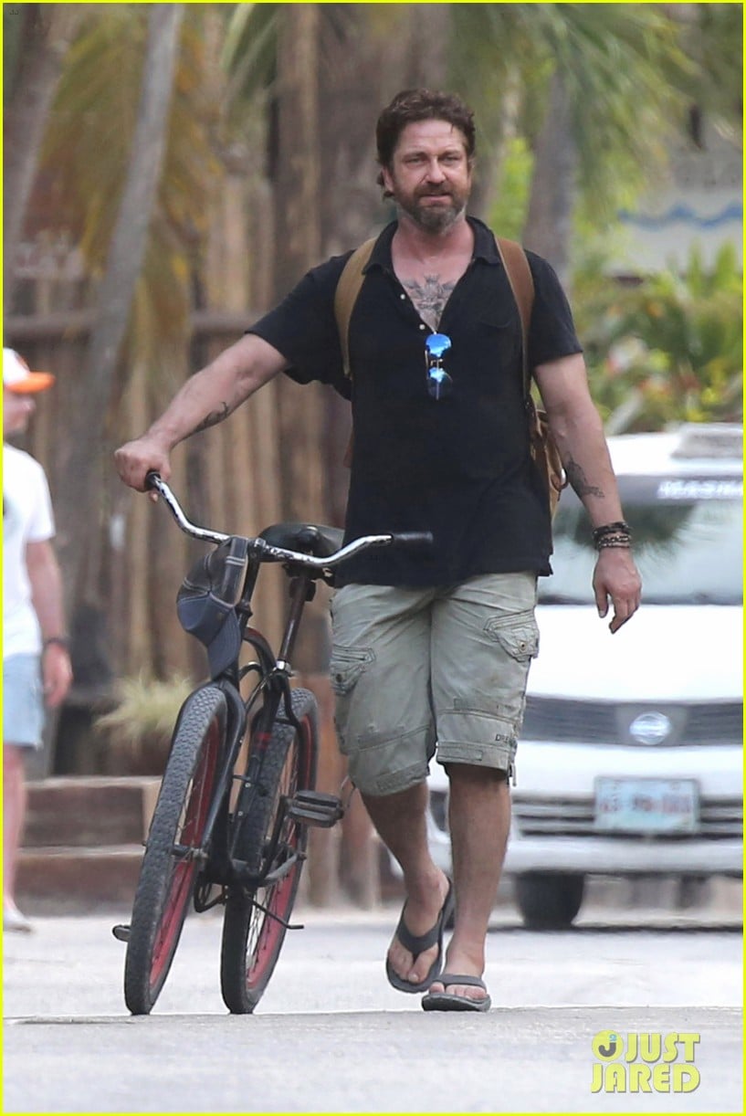 Gerard Butler Puts Tattoos on Display in Cancun with Morgan Brown ...