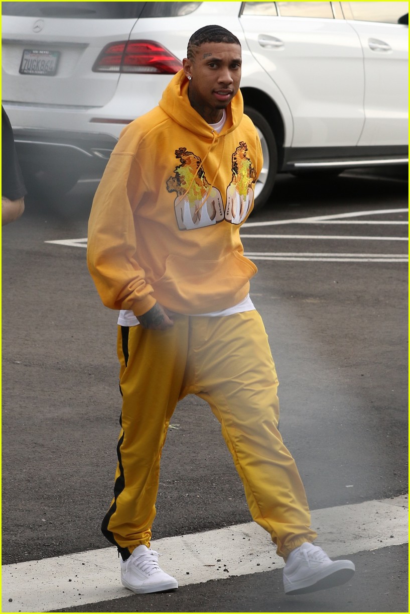 Kylie Jenner is Headed to NYC to Open Pop-Up Shop in SoHo: Photo ...