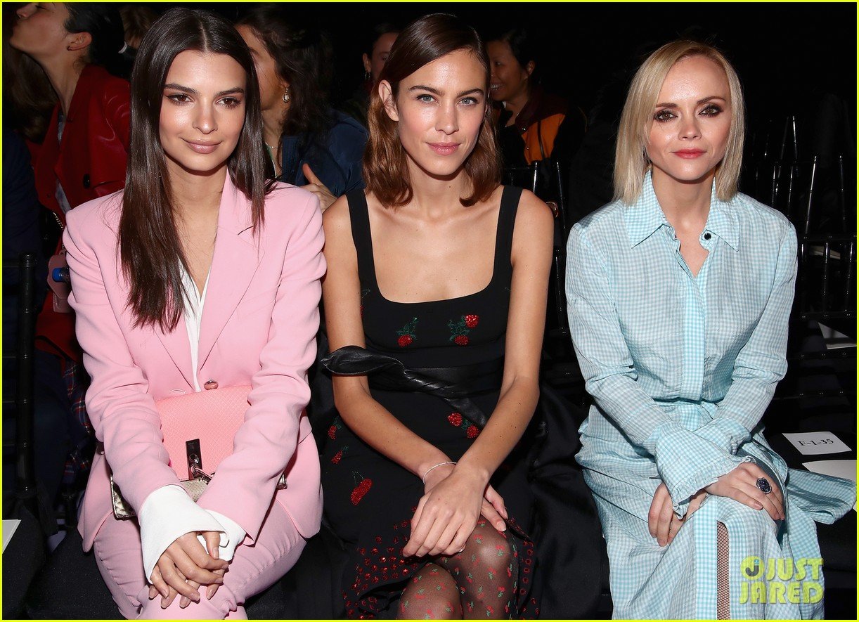 Emily Ratajkowski Comes To Melania Trump's Defense!: Photo 3859324 ...