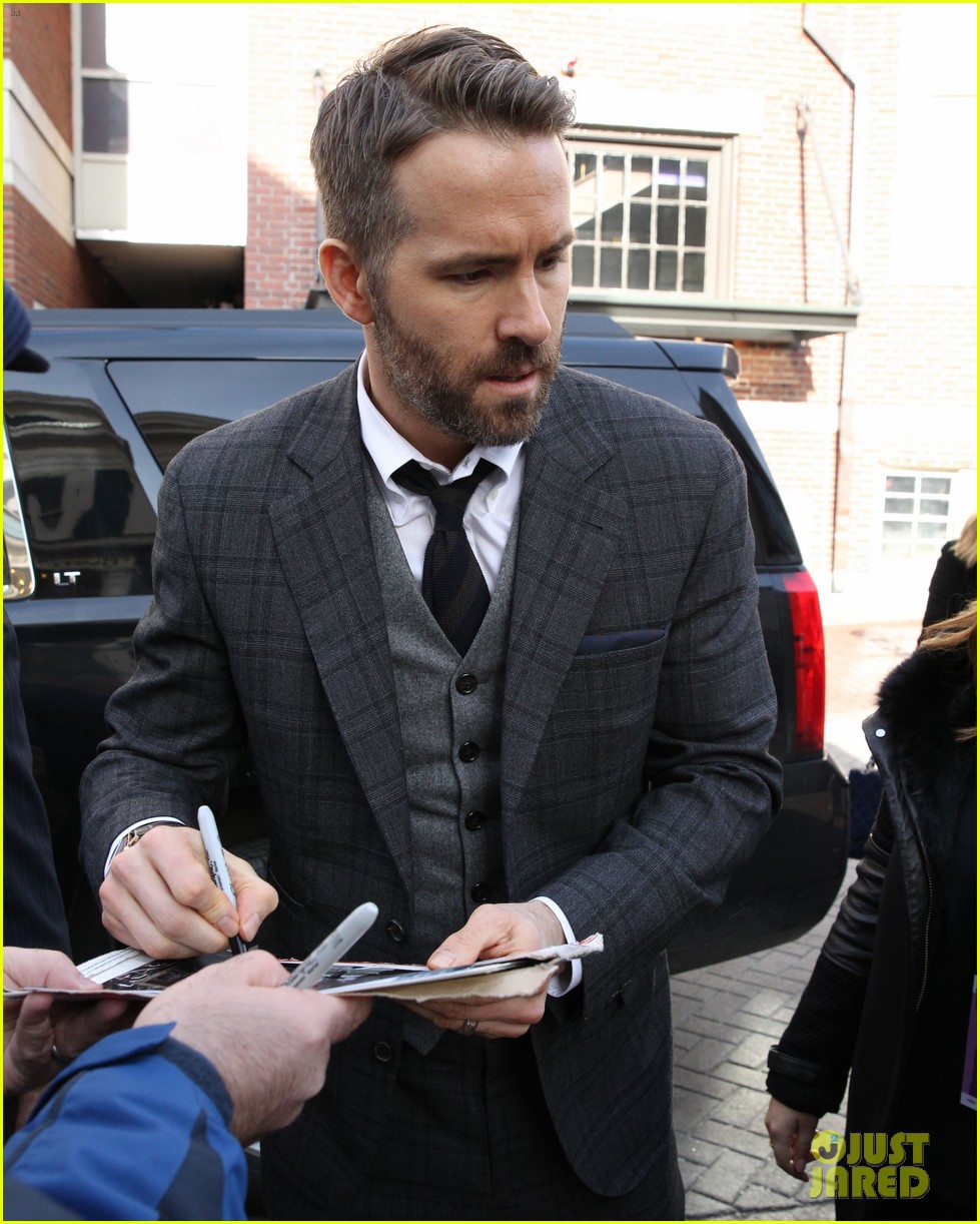 Ryan Reynolds Gives Jake Gyllenhaal's 'Sunday in the Park' Major Praise ...