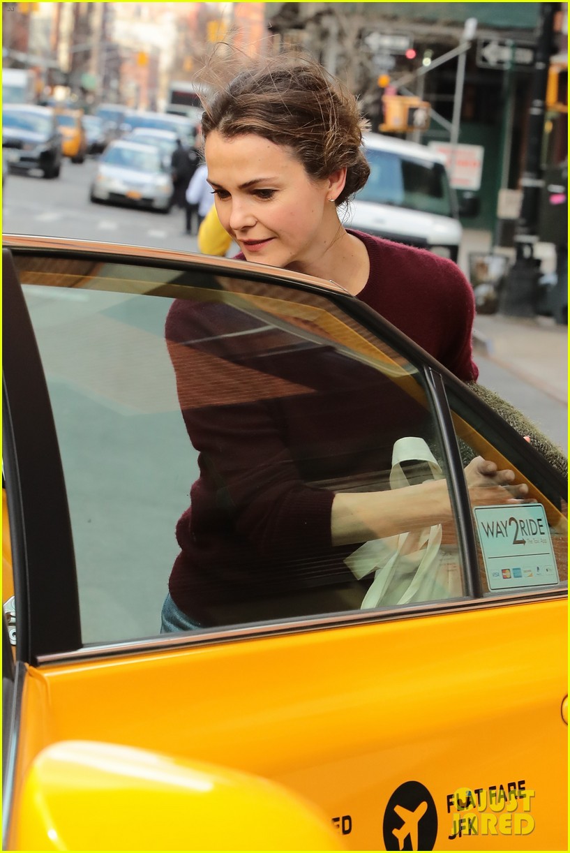 Keri Russell Spends The Day Running Errands Around NYC: Photo 3853046 ...