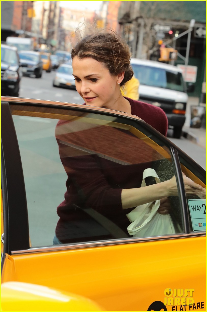 Keri Russell Spends The Day Running Errands Around NYC: Photo 3853047 ...