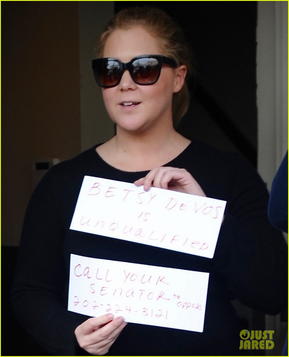 Amy Schumer Holds Signs in Protest Against Betsy DeVos: Photo 3851957 ...