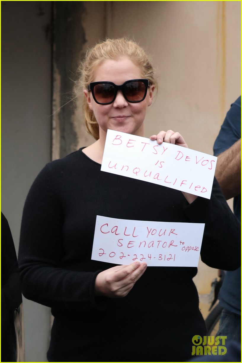 Amy Schumer Holds Signs in Protest Against Betsy DeVos: Photo 3851960 ...