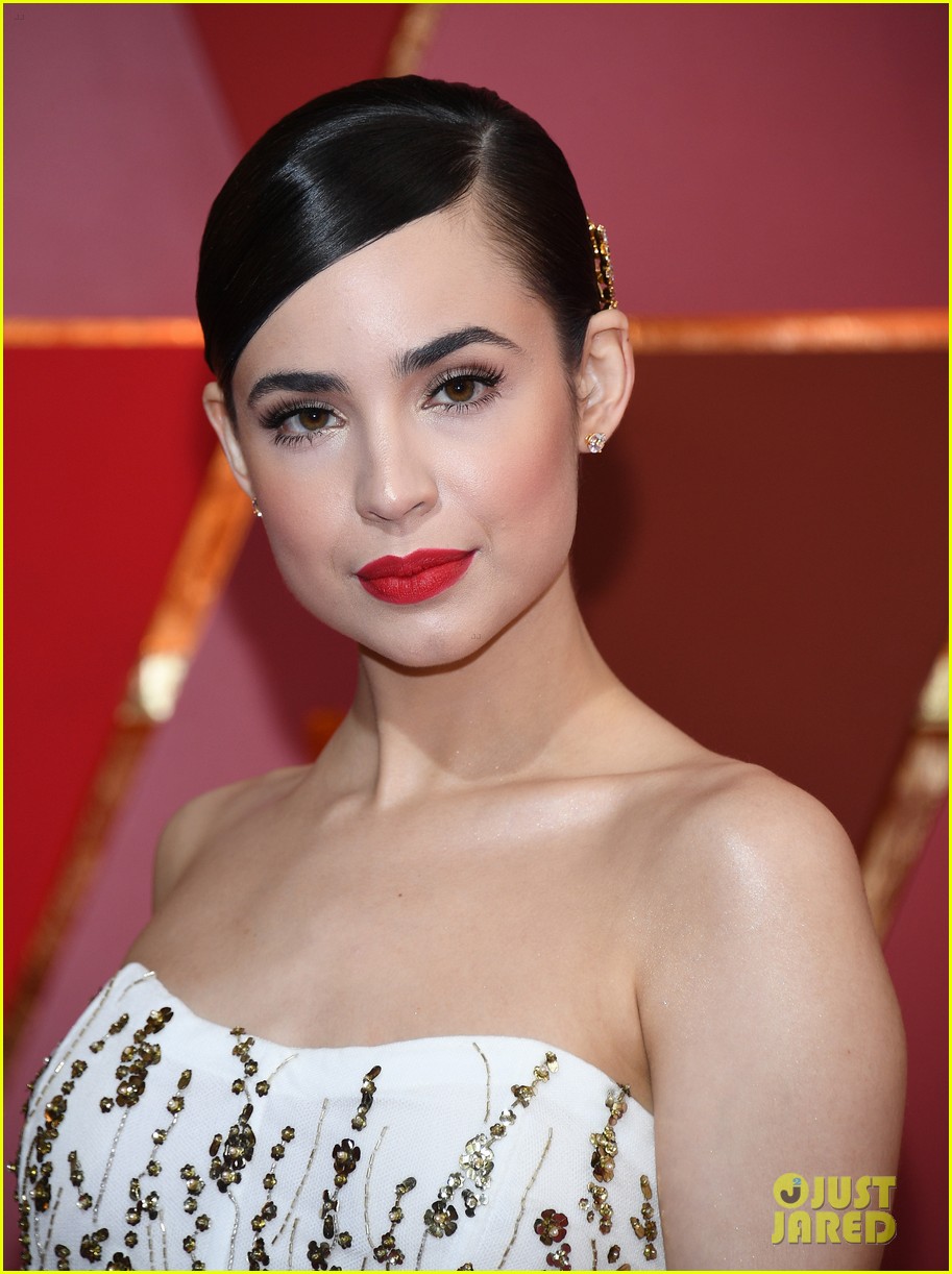 Singer Sofia Carson Stuns at Her First Oscars Ever!: Photo 3866429 ...
