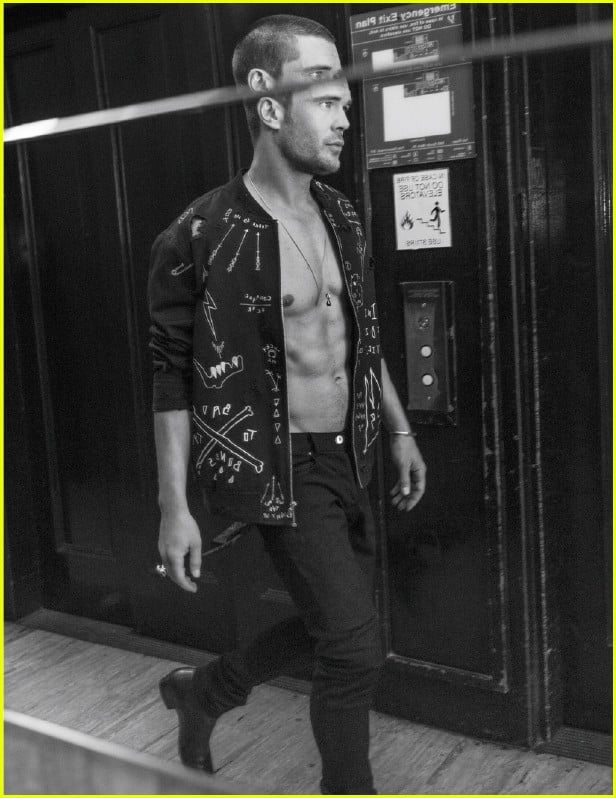 Charlie Weber Does Sexy Shirtless Shoot for 'Schön'!: Photo 3851206 ...