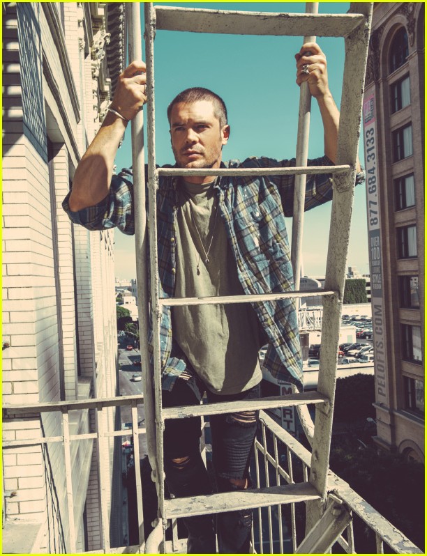 Charlie Weber Does Sexy Shirtless Shoot for 'Schön'!: Photo 3851208 ...