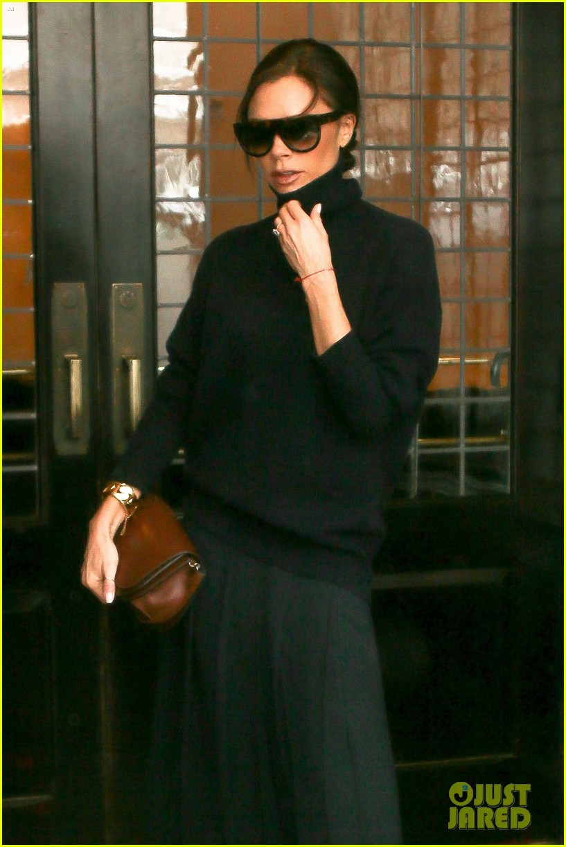 Victoria Beckham Looks Chic While Out in NYC Blizzard: Photo 3873976 ...