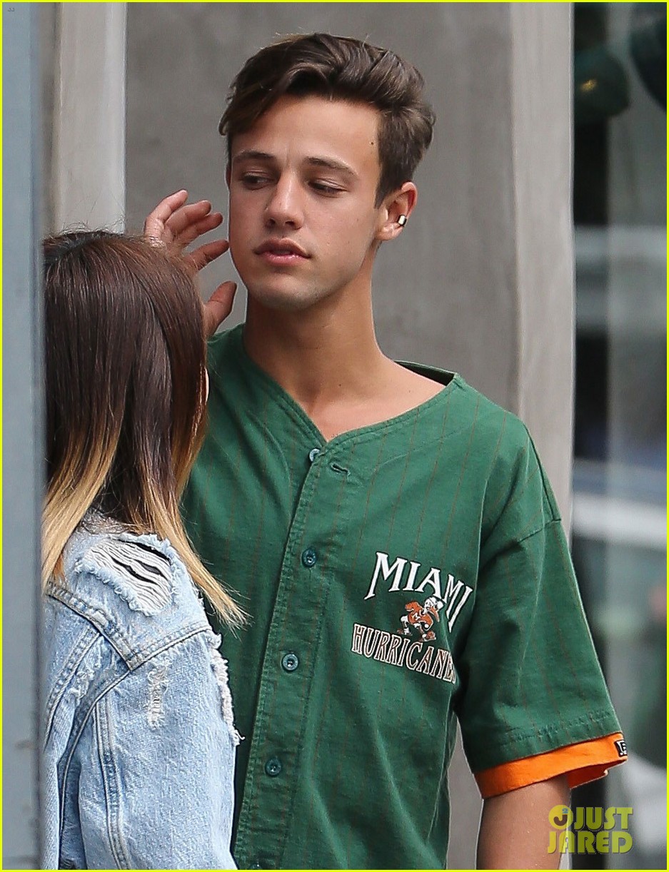 Hailey Baldwin Lunches with Cameron Dallas Amid Dating Rumors: Photo ...