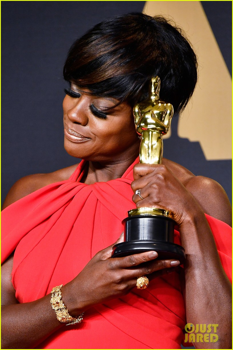 Viola Davis Shares the Heartbreaking Reason She Only Has One Photo From ...
