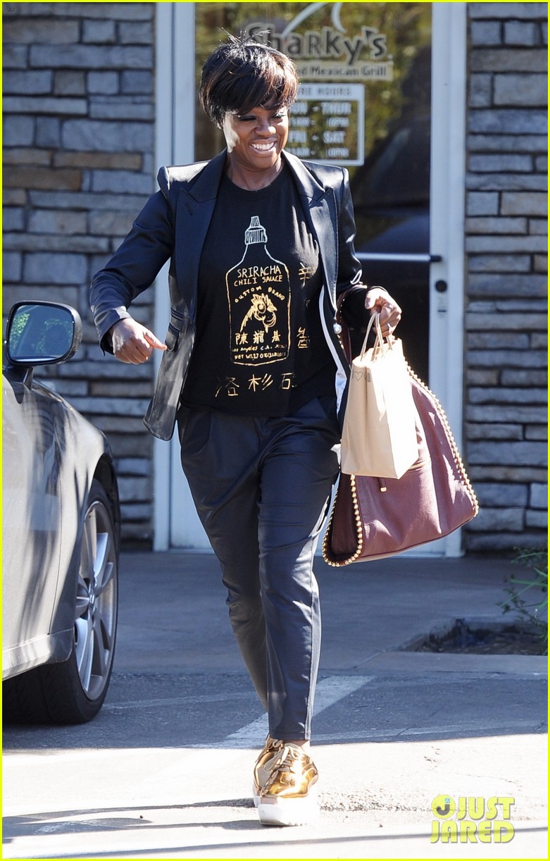 Viola Davis Opens Up About How Her Childhood Poverty, Says It Helped ...