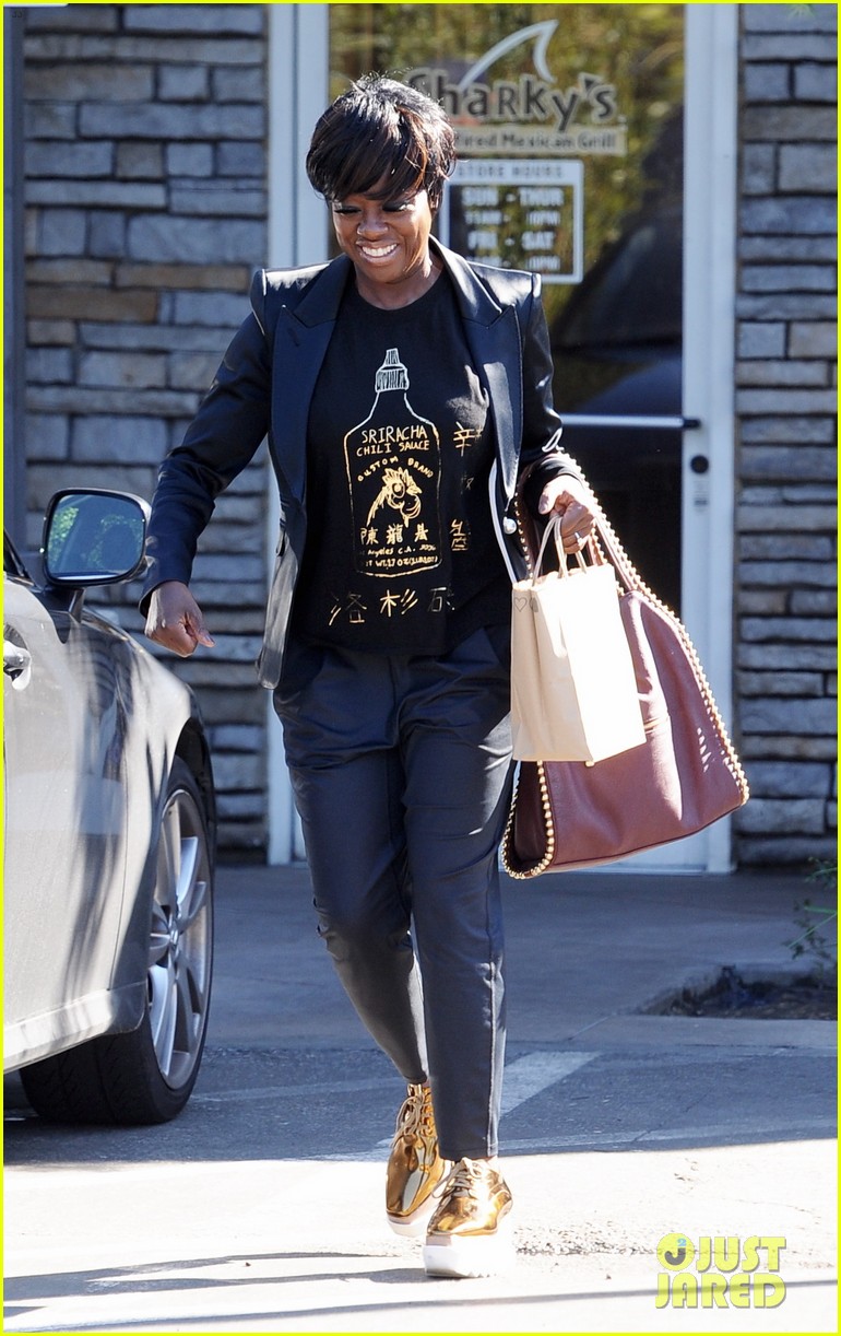 Viola Davis Opens Up About How Her Childhood Poverty, Says It Helped ...