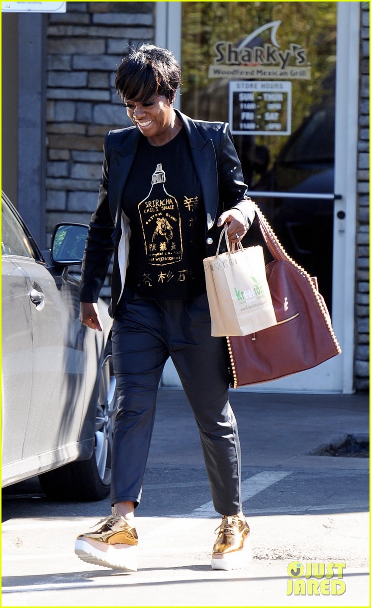 Viola Davis Opens Up About How Her Childhood Poverty, Says It Helped ...