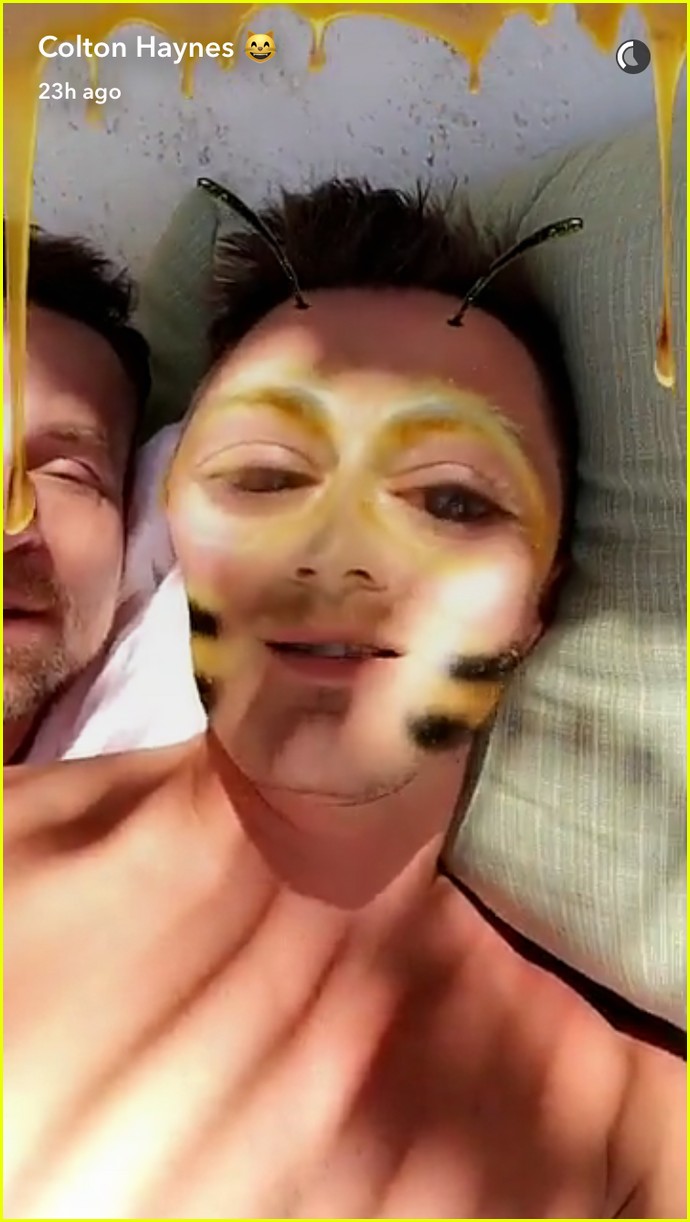 Colton Haynes & Boyfriend Jeff Leatham Are Engaged!: Photo 3872976 ...