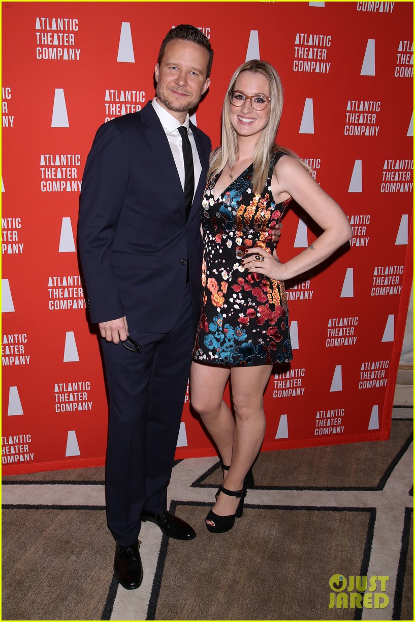 Felicity Huffman & William H. Macy Honor Neil Pepe At Atlantic Theater ...