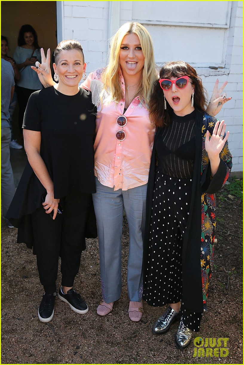 Kesha Talks Dropping The Dollar Sign Out Of Her Name: 'I Let Go Of My ...