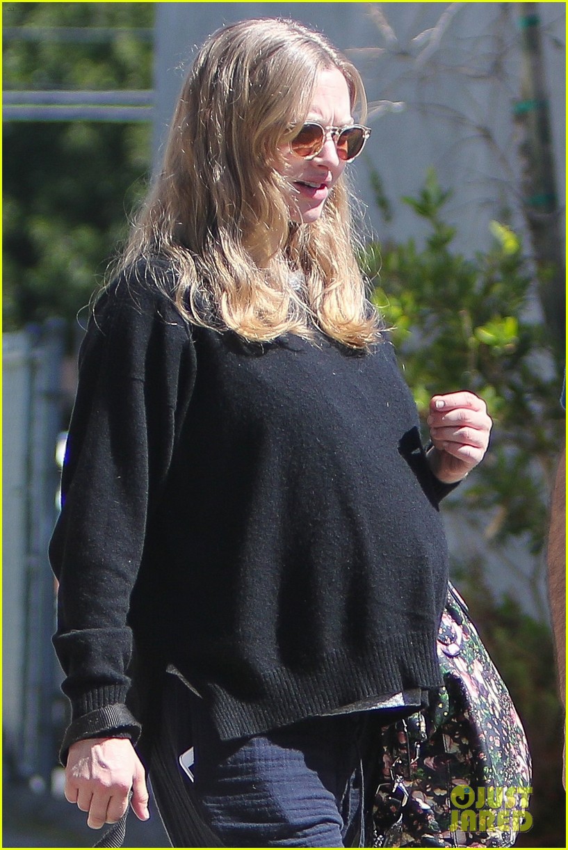 Amanda Seyfried Celebrates International Women's Day with Her Mom ...