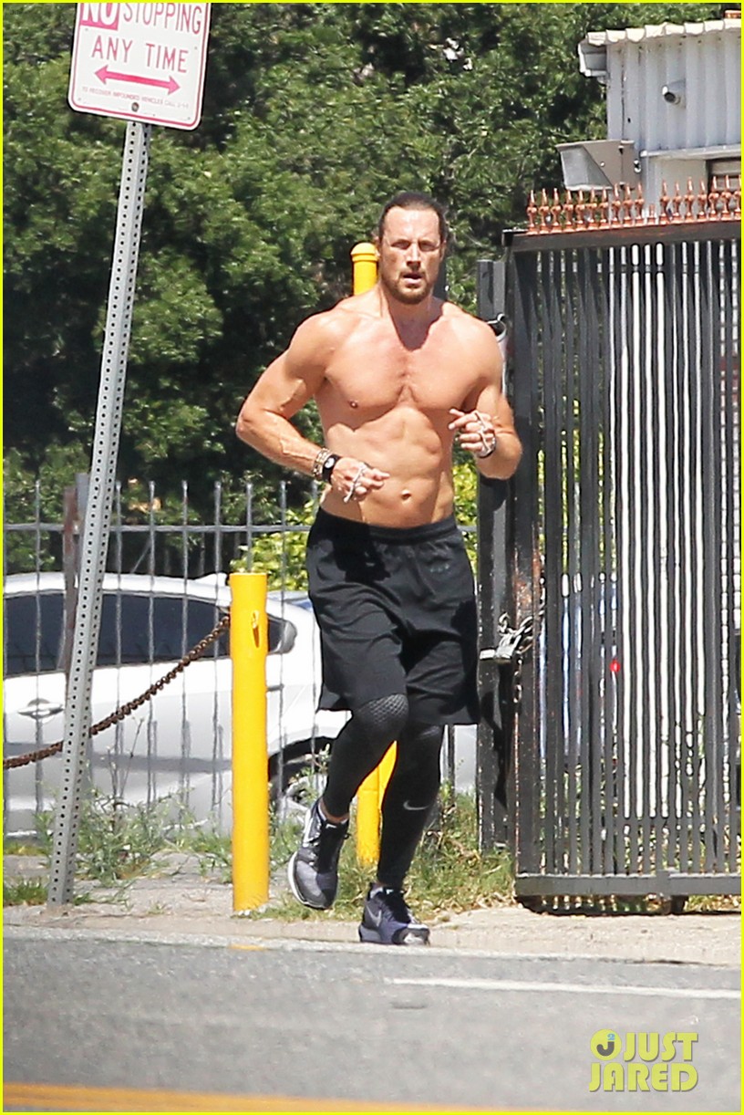 Gabriel Aubry Shows Off His Hot Body on a Run!: Photo 3889945 | Gabriel ...