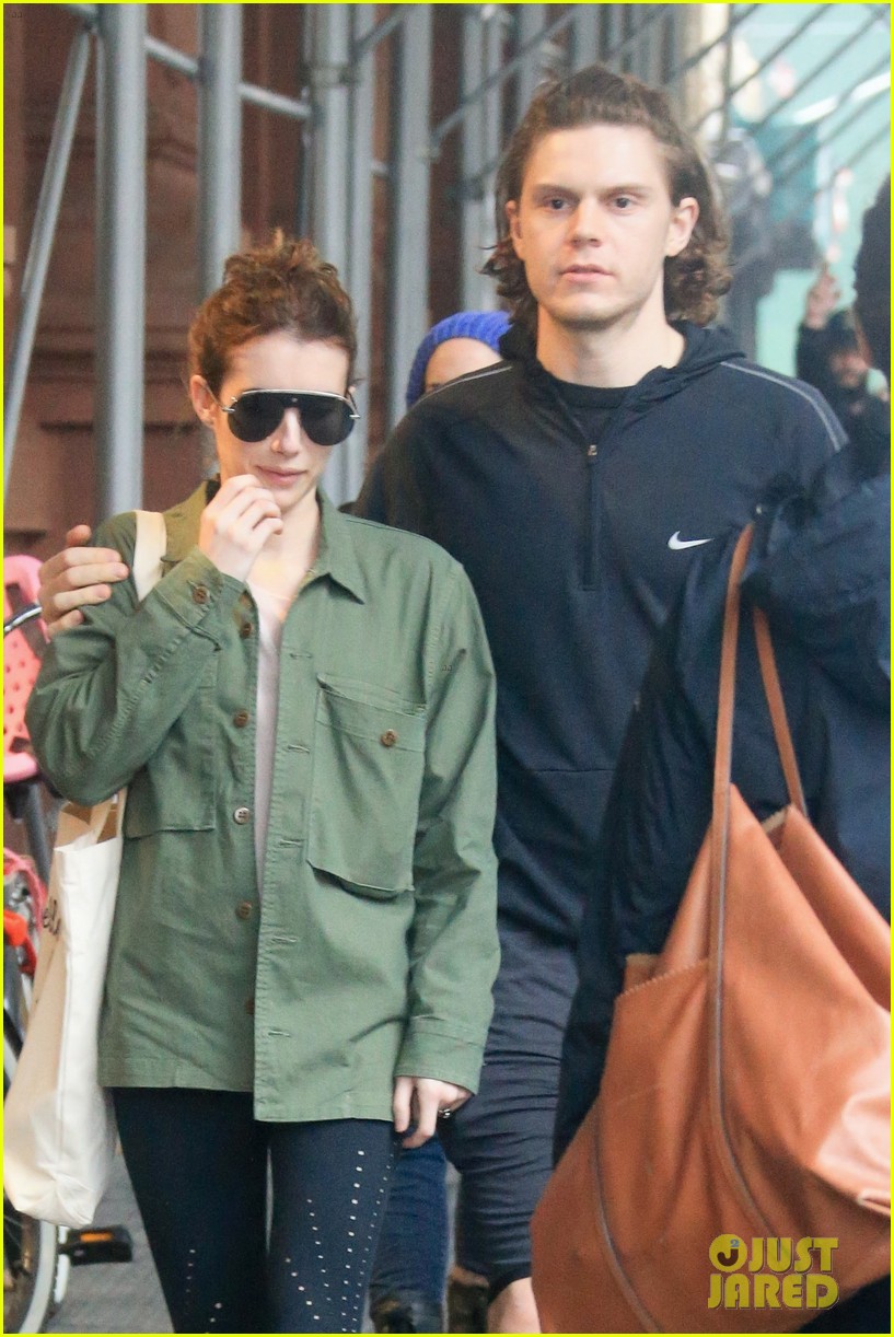 Evan Peters Pulls Off the Ponytail Look in New York City.: Photo ...
