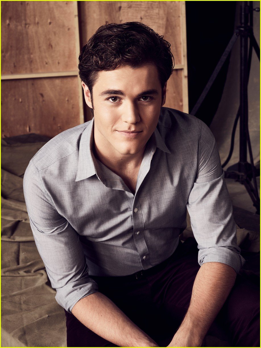 'Famous in Love' Cast List - Meet Freeform's New Stars!: Photo 3887725 ...