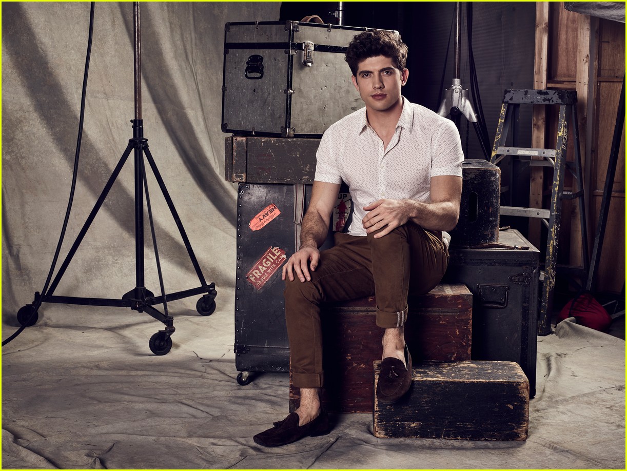 'Famous in Love' Cast List - Meet Freeform's New Stars!: Photo 3887728 ...