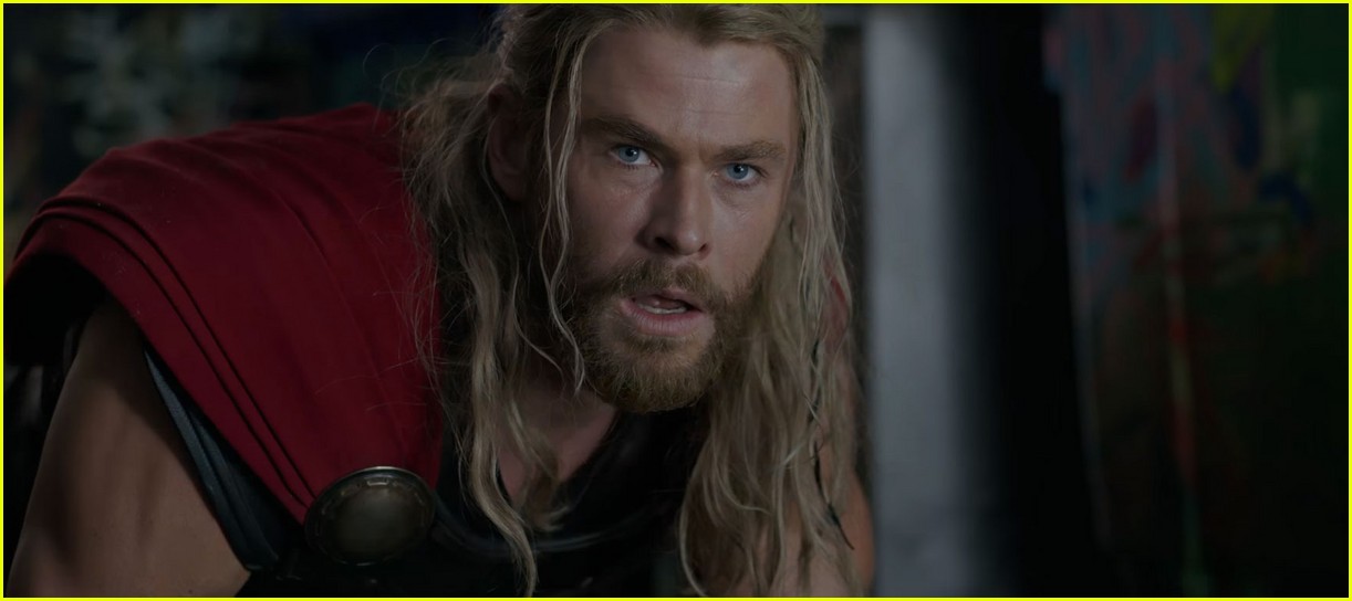 Chris Hemsworth's Thor Battles the Hulk in 'Thor: Ragnarok' Teaser ...