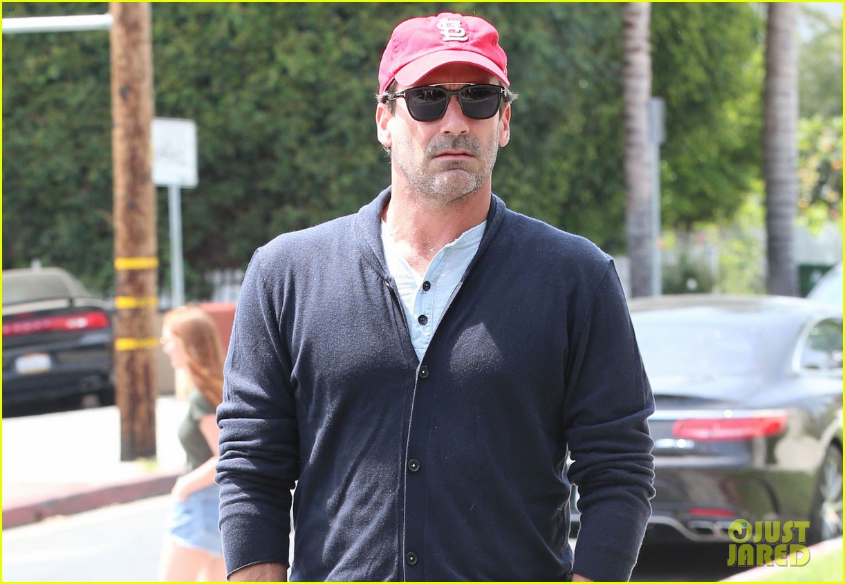 Jon Hamm Hits Up His Favorite Lunch Spot in LA: Photo 3883910 | Jon ...