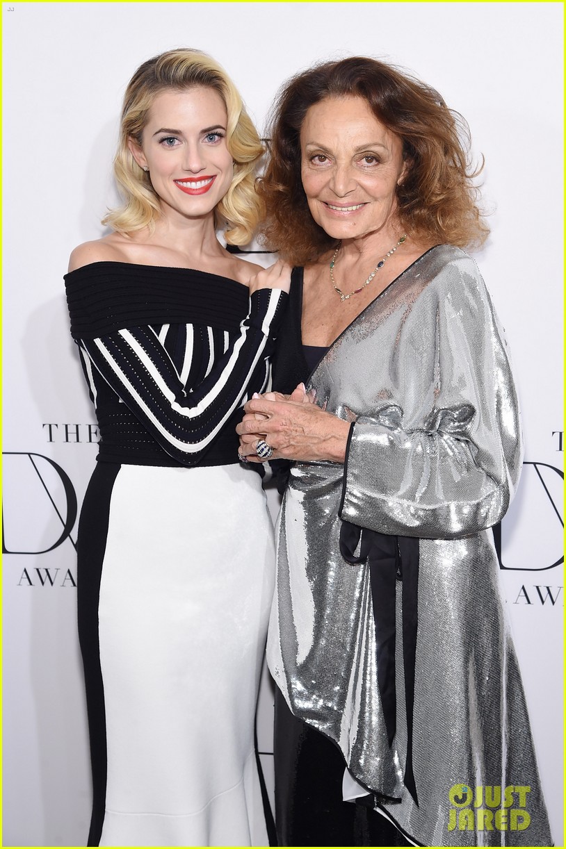 Karlie Kloss is Honored with the Inspiration Award at 2017 DVF Awards ...