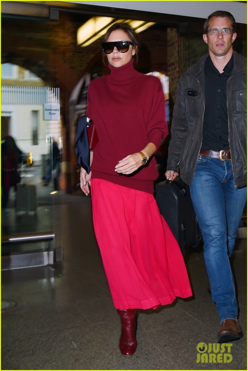 Victoria Beckham Bundles Up as She Travels to Paris: Photo 3894924 ...