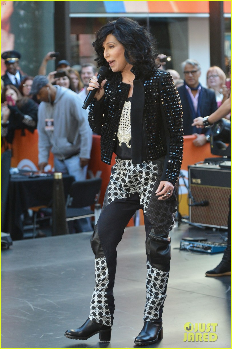 Cher's 71st Birthday Celebrated By Kim Kardashian, A Fellow Armenian ...