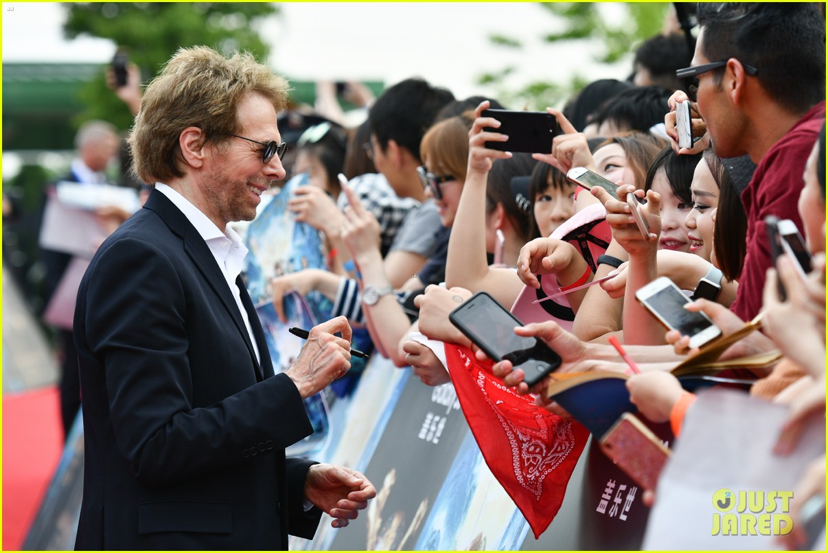 Johnny Depp & Orlando Bloom Reunite For 'Pirates of the Caribbean ...