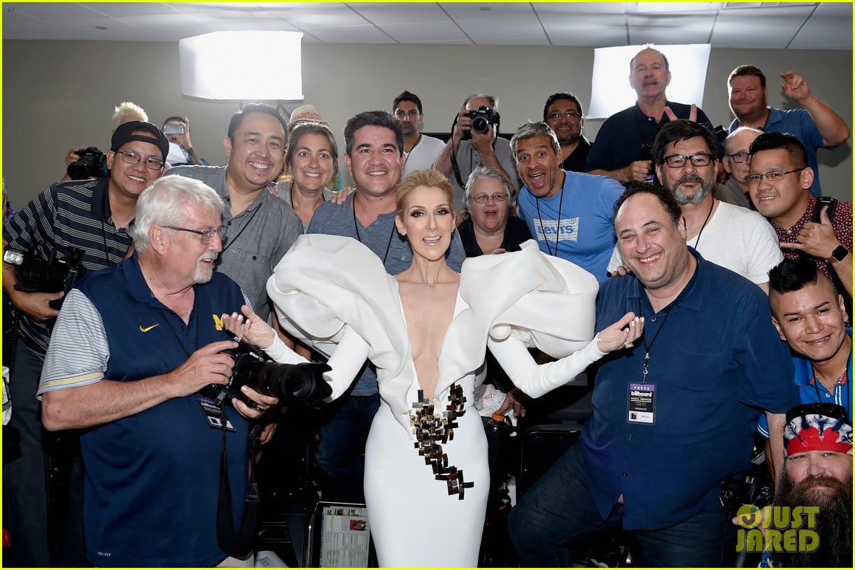 Celine Dion Dances & Sings to Cher's Billboard Music Awards 2017 ...