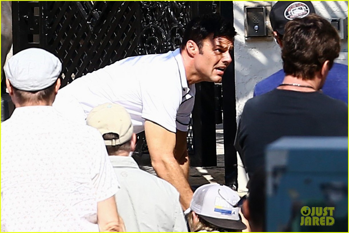 Ricky Martin Finds Dead Body in Bloody 'American Crime Story' Scene ...