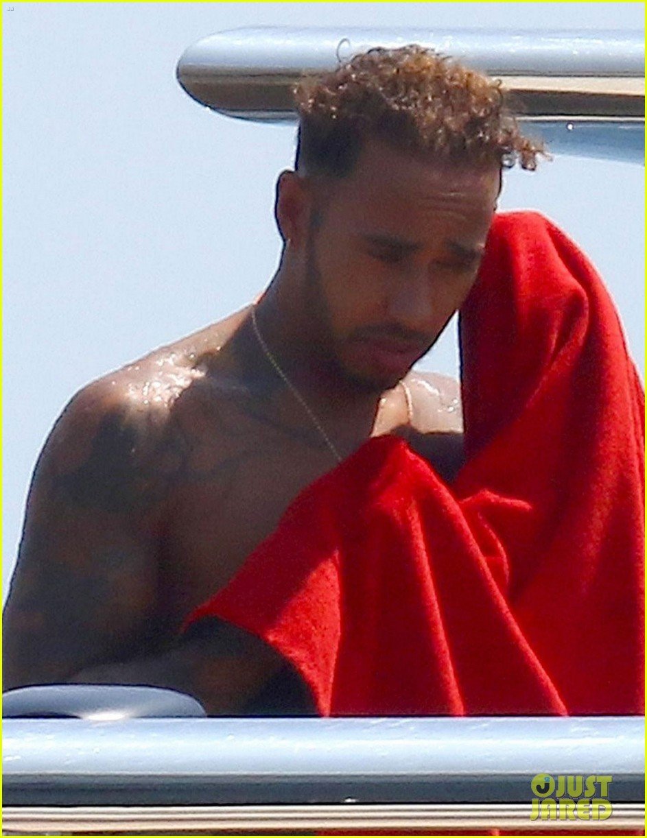 Bella Hadid Jumps Off a Yacht in Her Bikini: Photo 3907011 | Bikini ...