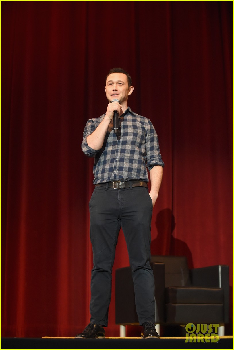 Joseph Gordon-Levitt Steps Out After Second Baby News: Photo 3895995 ...
