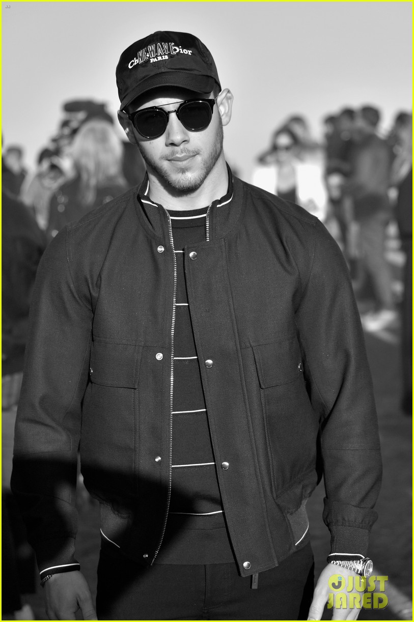 Nick Jonas Bares His Buff Biceps Ahead of Dior Fashion Show: Photo ...