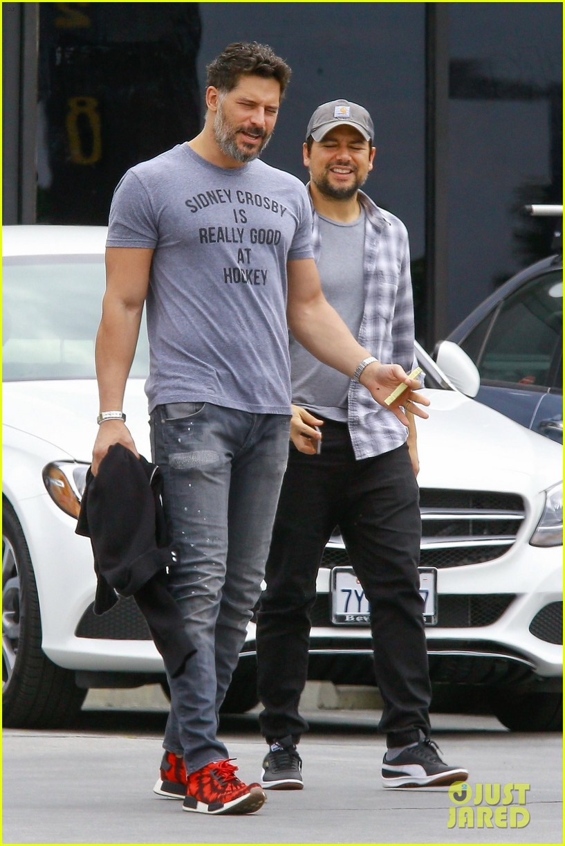 Joe Manganiello's Muscles Sure Fill Out His Shirt Well!: Photo 3906260 ...