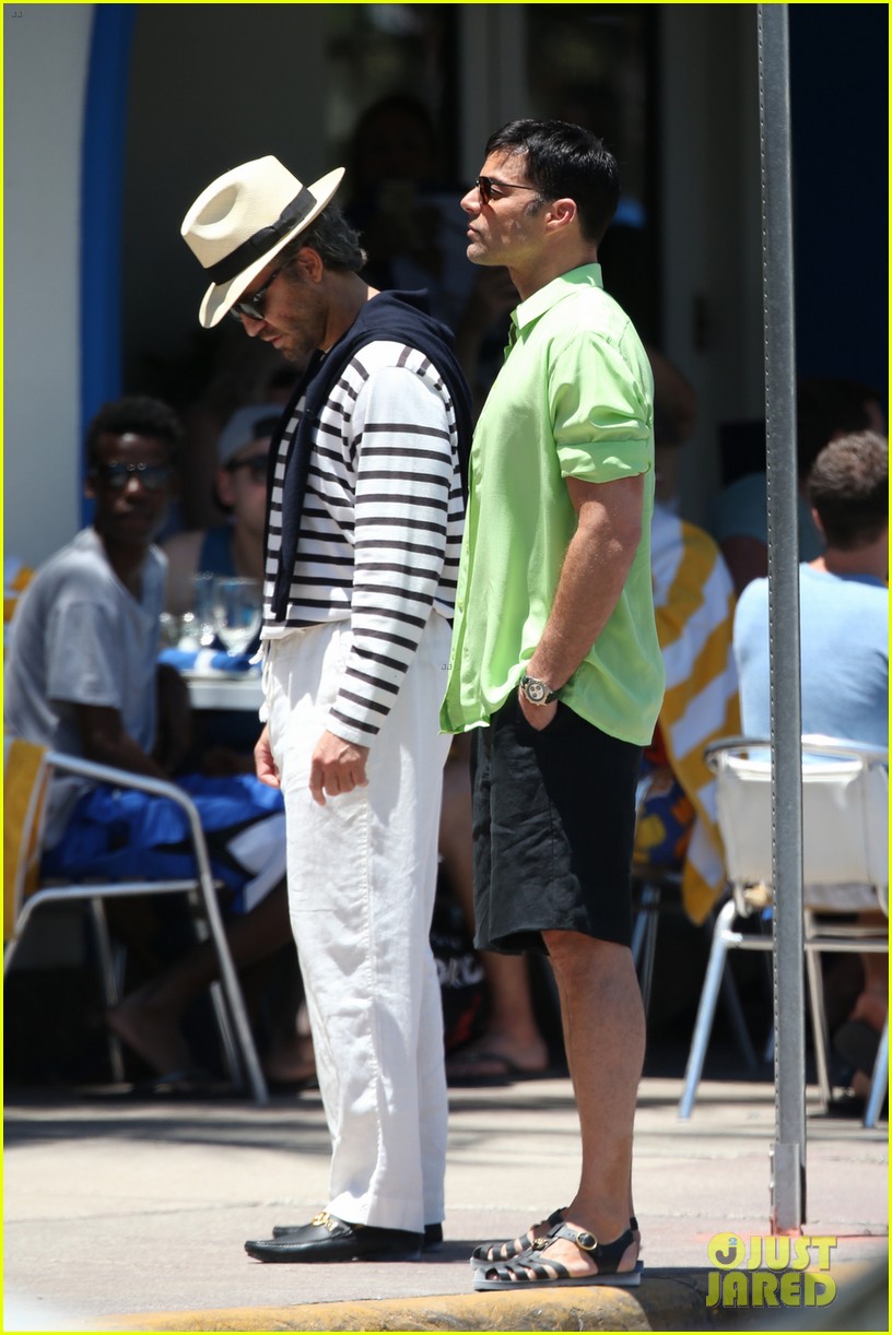 Ricky Martin Joins Edgar Ramirez on 'Versace: American Crime Story' Set ...