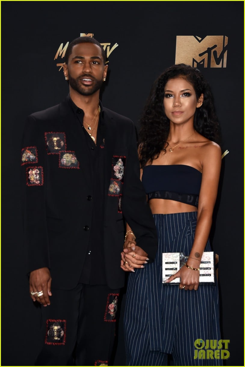 Big Sean & Jhene Aiko Couple Up at MTV Awards - Watch His Performance!: Photo 3896411 | Photos ...