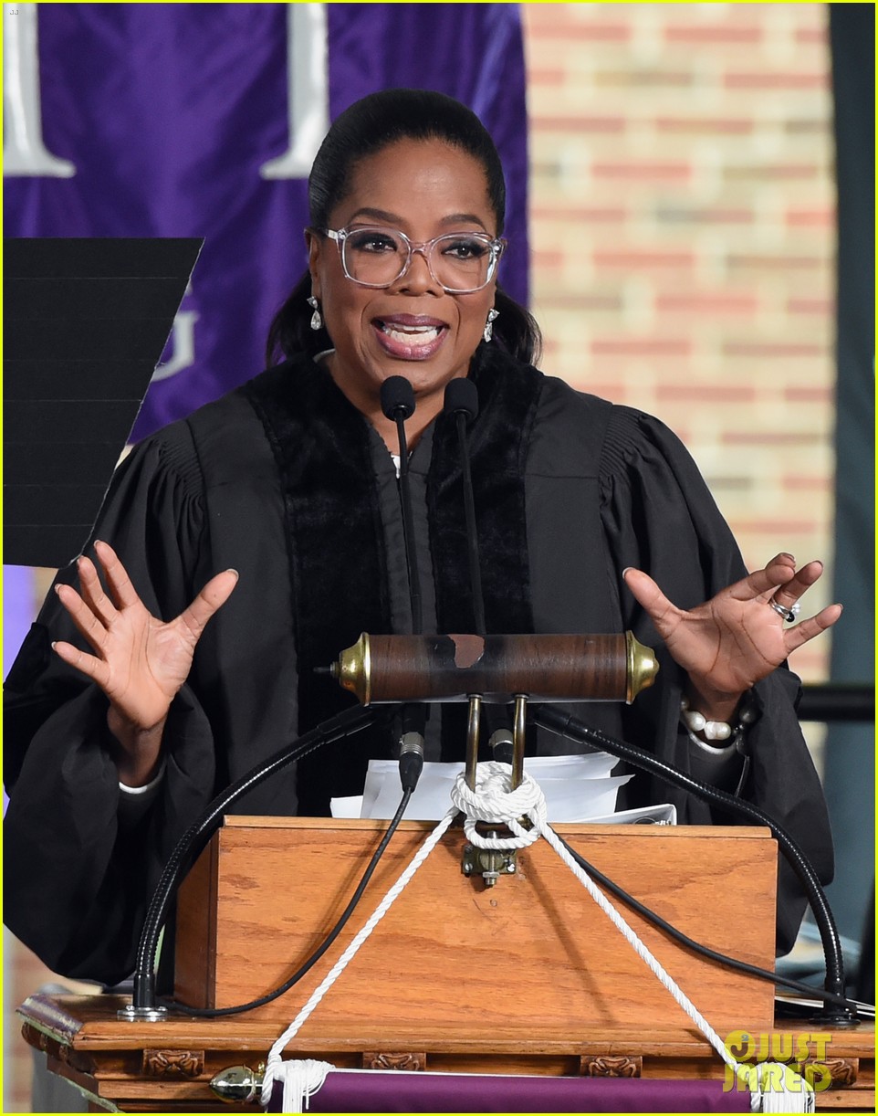 Oprah Winfrey Delivers Commencement Speech at Agnes Scott College ...