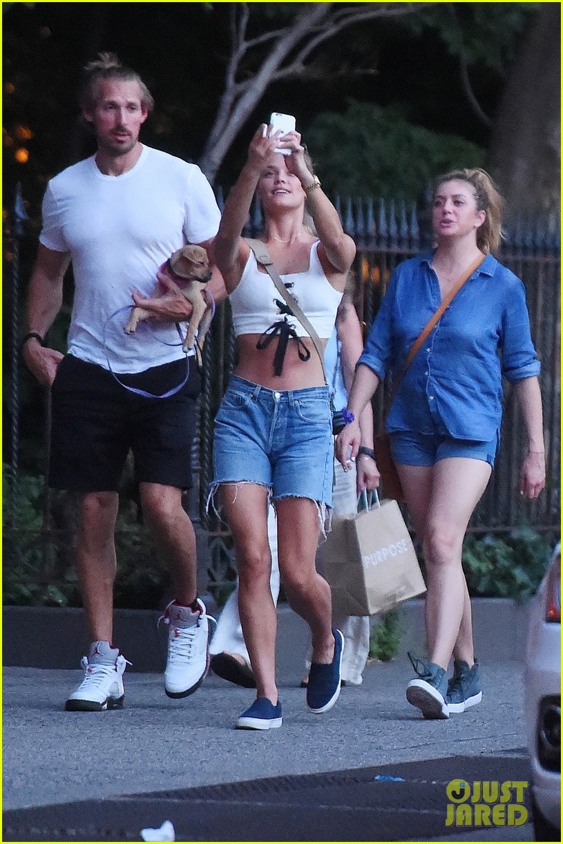 Nina Agdal Hangs with Mystery Guy After Split from Leo DiCaprio: Photo ...
