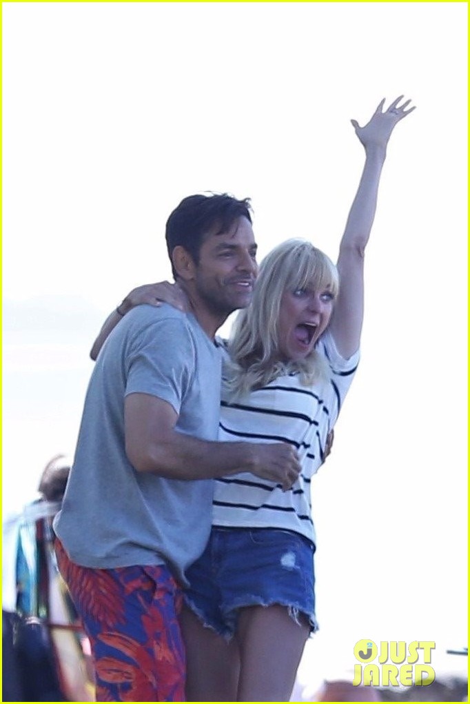 Anna Faris Gets Surprise Proposal on Set Of 'Overboard': Photo 3921265 ...